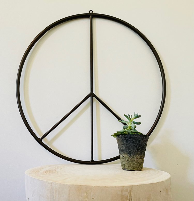 Large Metal Peace Sign – Kennedy Sue Gift & Home