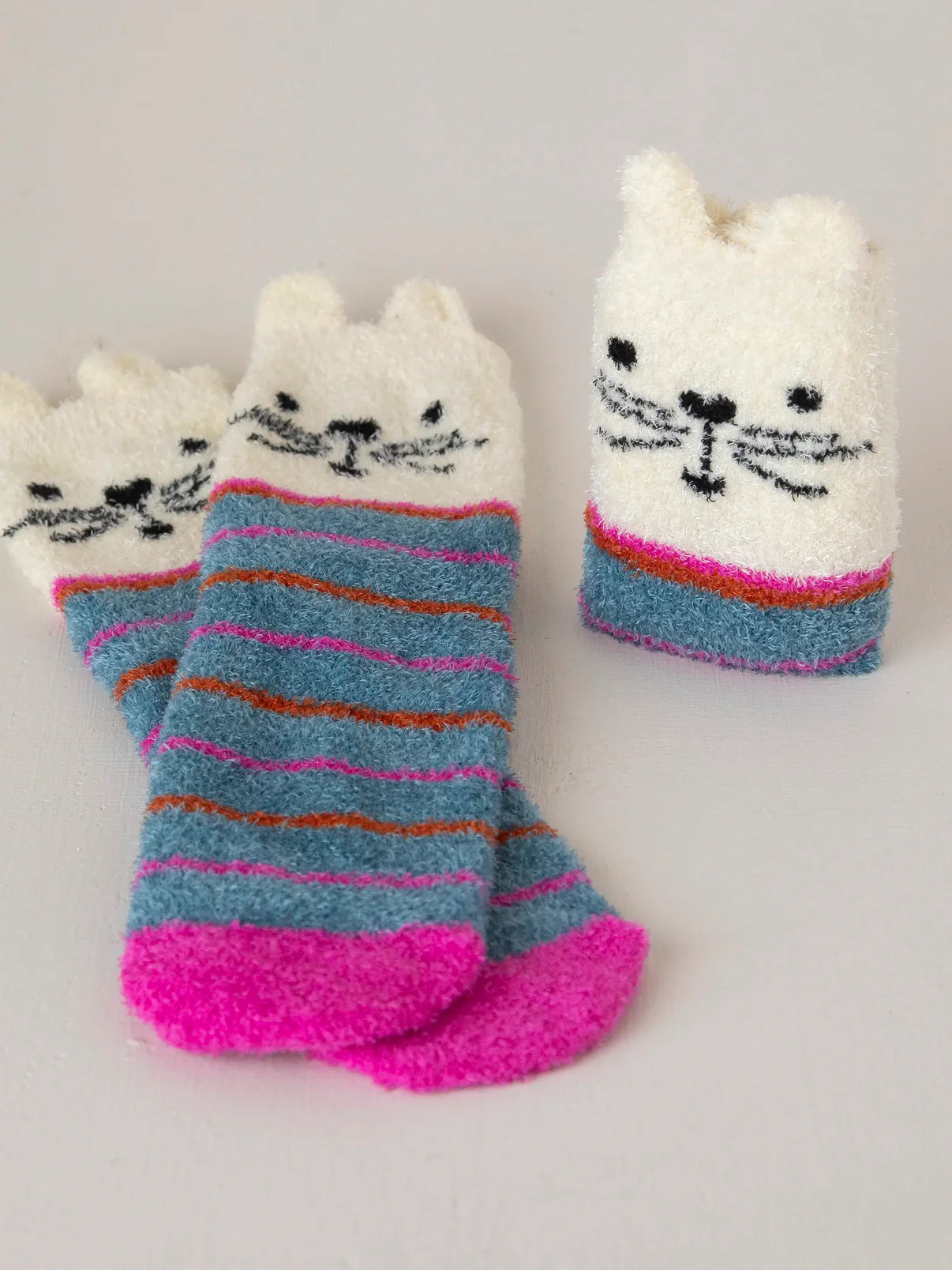 Cozy Socks - White Cat – Kennedy Sue Gift & Home